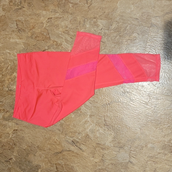 Zella | Pants & Jumpsuits | Zella Cropped Yoga Pants | Poshmark